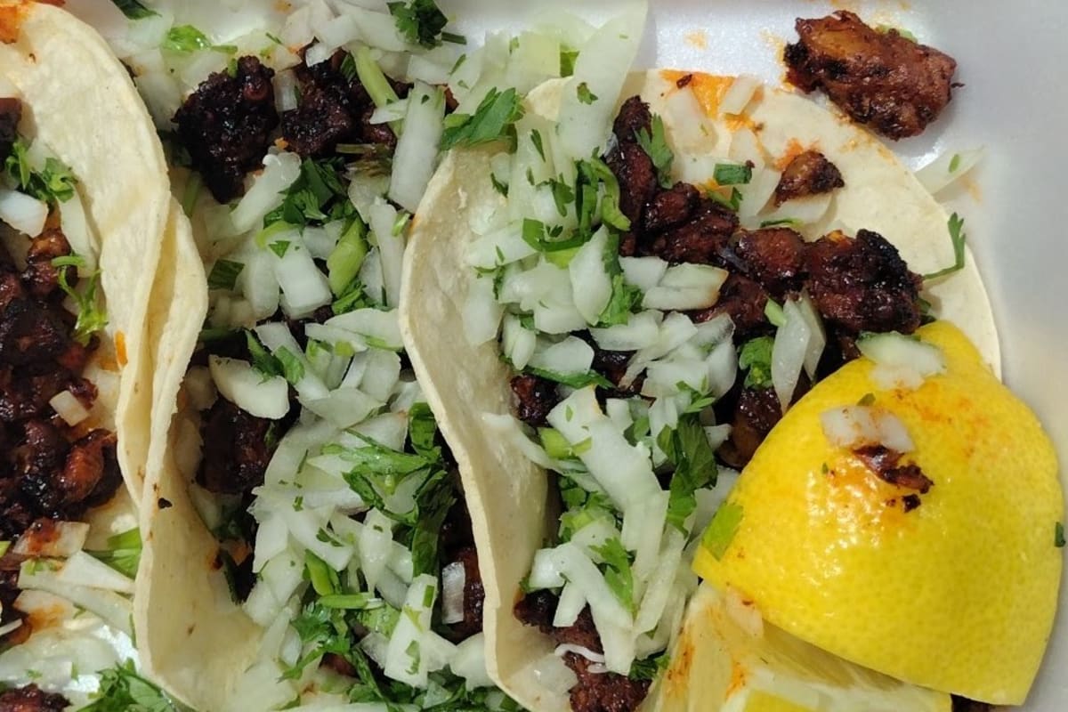 Los Victors Mexican Food Delivery Menu | Order Online | 601 Silkey Way ...