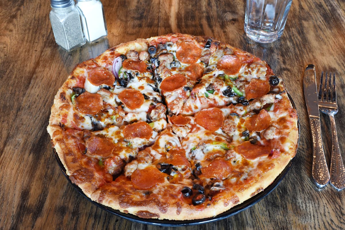 Bulldog Ale House Delivery Menu | Order Online | 1021 Fountain View Dr ...