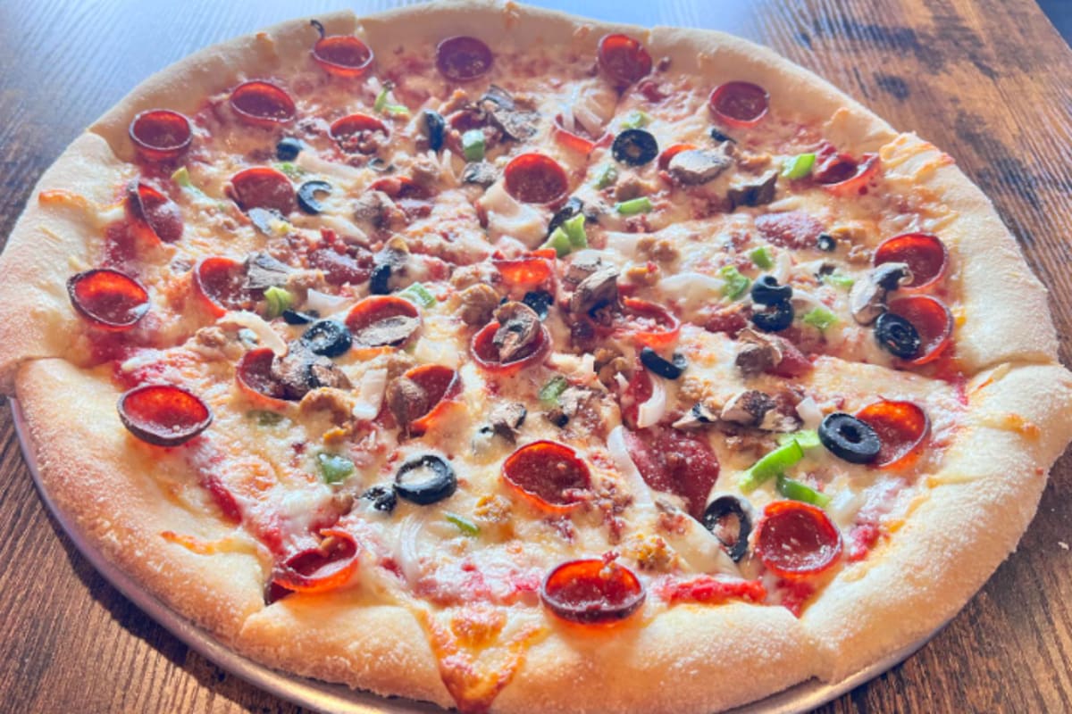 Morellis Pizza and subs Delivery Menu | Order Online | 8721 SE 58th Ave ...