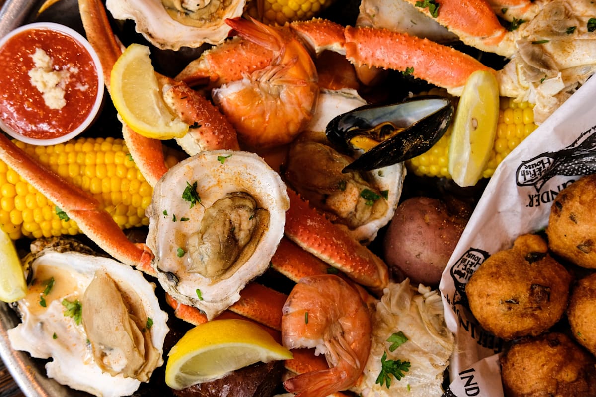 Six Feet Under Pub & Fish House Delivery Menu | Order Online | 437 ...