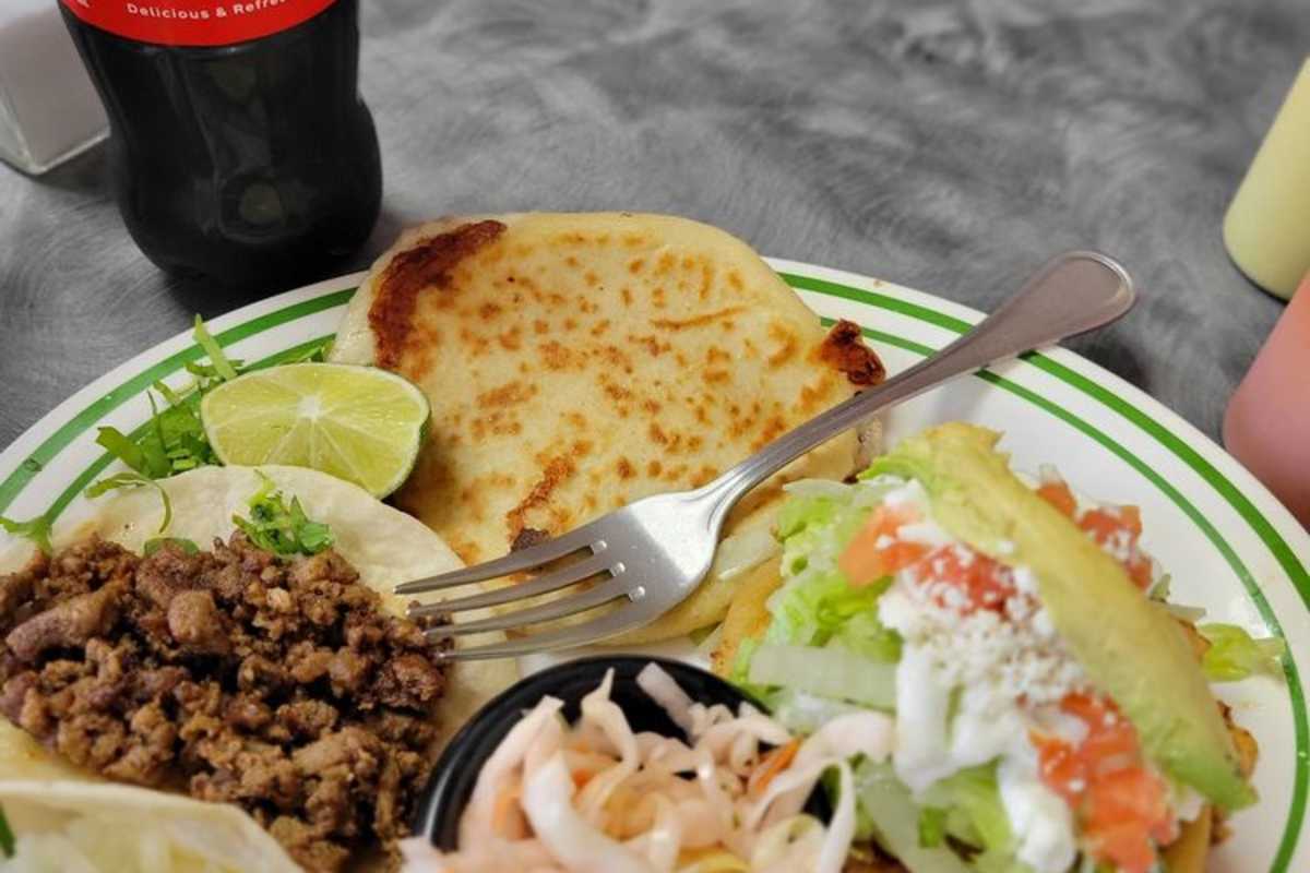 Mama Vicky's Pupusas Y Mas - Plano, TX Restaurant | Menu + Delivery ...