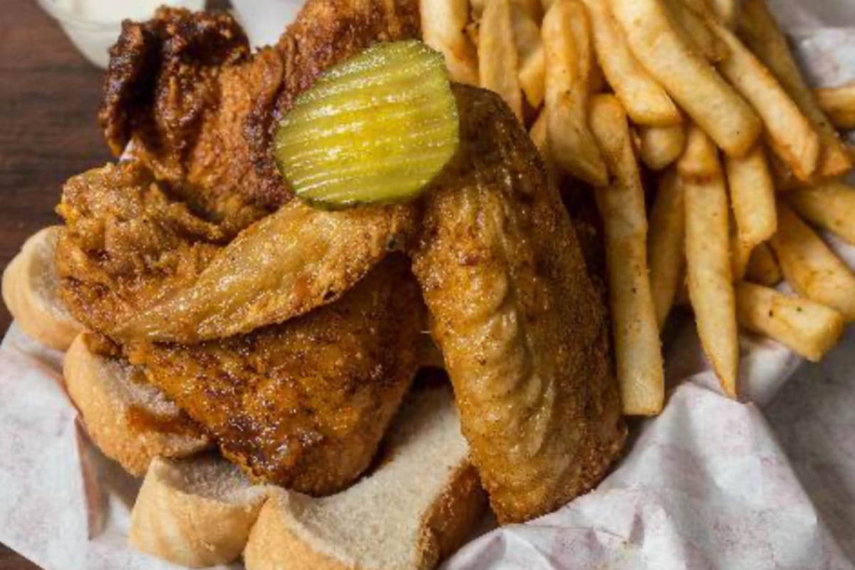 Nashville Messy Fries - Nashville, TN Restaurant | Menu + Delivery ...