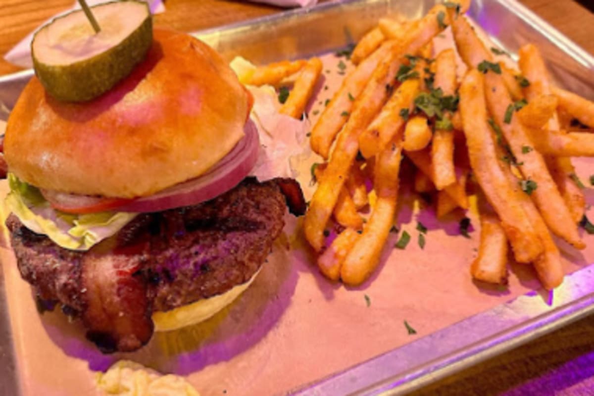 Roscoe's Bar & Burgers Delivery Menu | Order Online | 2007 K St ...