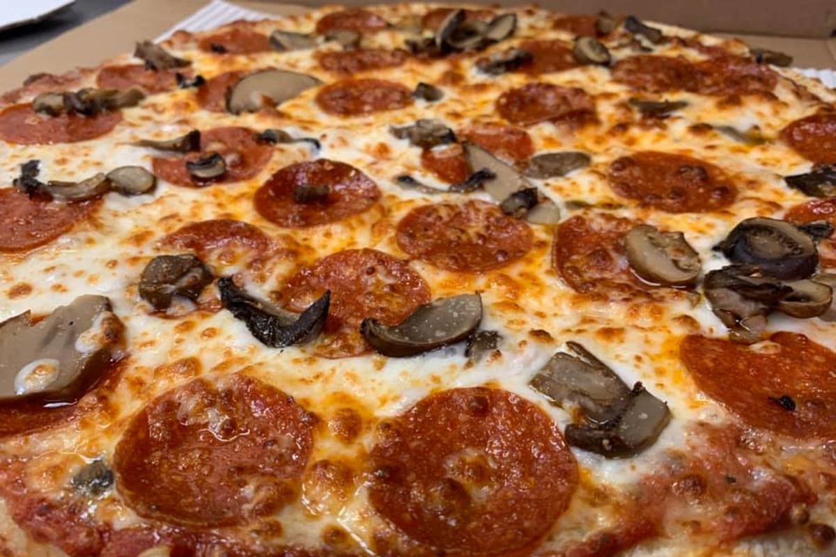 Mama's Pizza Delivery Menu | Order Online | 40 Mansfield Avenue Shelby ...