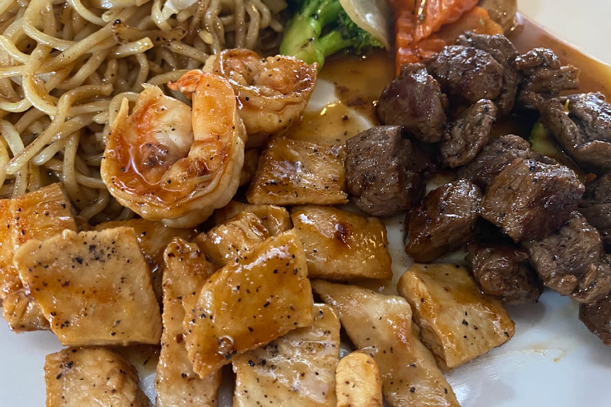 Mt. Fuji Hibachi, Sushi and Lounge - Louisville, CO Restaurant | Menu ...