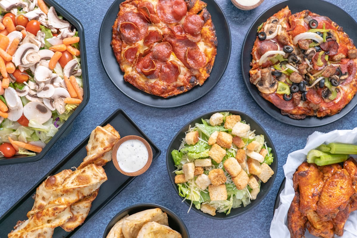 Round Table Pizza Delivery Menu | Order Online | 400 E Broadway ...