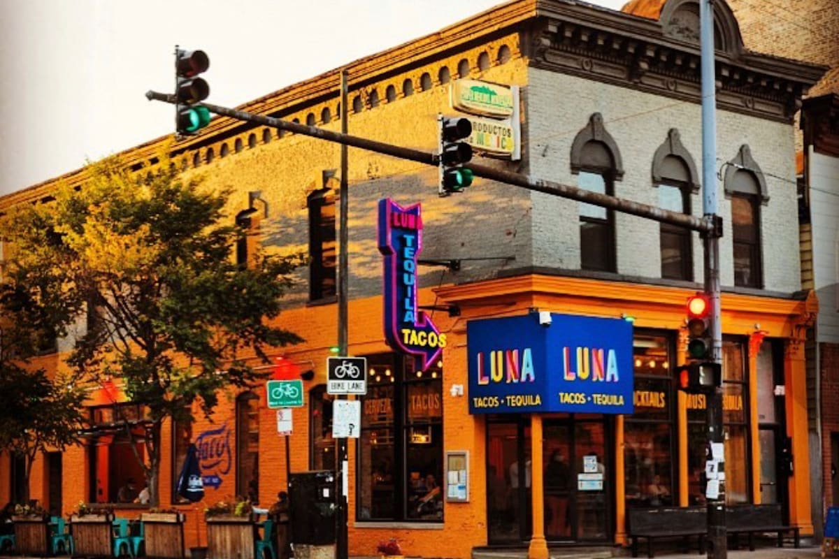 La Luna - Chicago, IL Restaurant | Menu + Delivery | Seamless