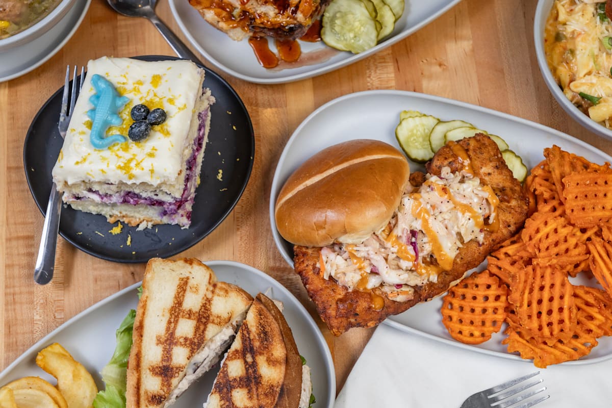 Gators Bar and Grill Delivery Menu | Order Online | 3535 Gulf Fwy ...