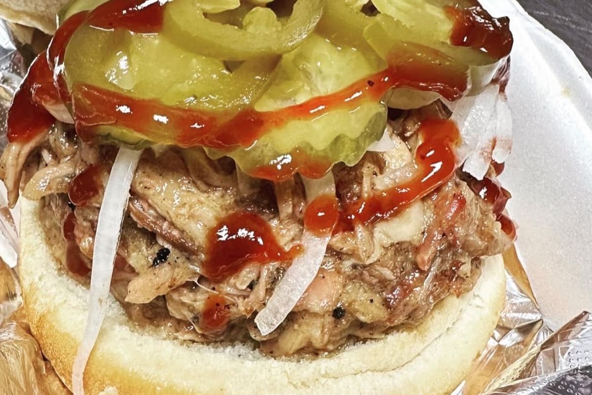 On My Momma BBQ & Soulfood Delivery Menu | Order Online | 3804 W Stan ...