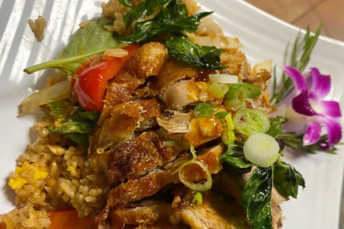 Phen Thai Kitchen - Bethel, CT Restaurant | Menu + Delivery | Seamless