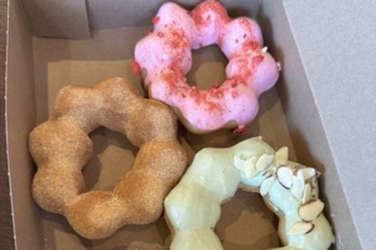 MoDo Mochi Donut and Bubble Tea Delivery Menu | Order Online | 1317 Q ...