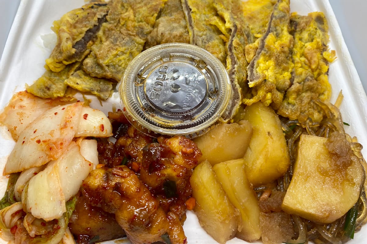 Mama Woo's BBQ - Honolulu, HI Restaurant | Menu + Delivery | Seamless