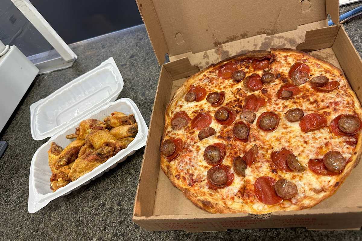 Wings In Cuse Delivery Menu | Order Online | 900 Butternut Street ...