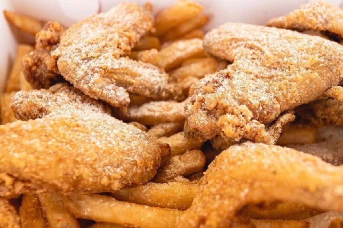 Mr Snappers Fish and Chicken Delivery Menu | Order Online | 9132 103rd ...