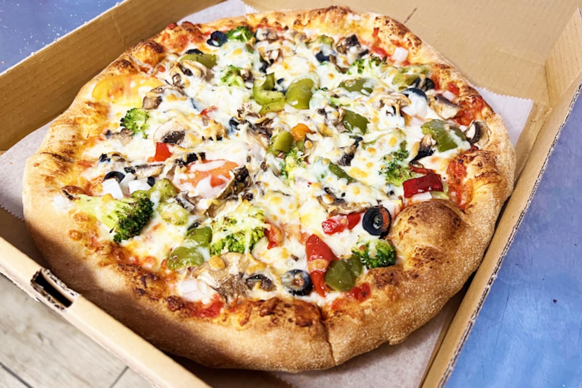 Flo's Pizza & Roast Beef Delivery Menu | Order Online | 750 Centre St ...