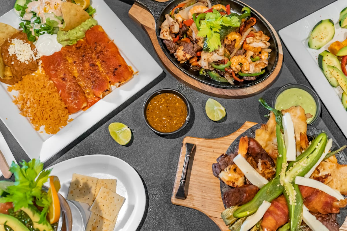 Paracho Mexican and Seafood Restaurant - Riverside, CA Restaurant ...