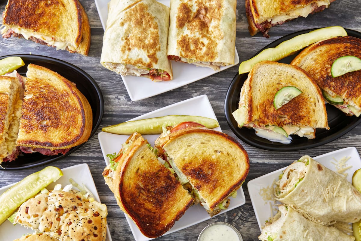 metro-deli-grill-delivery-menu-order-online-26913-northwestern