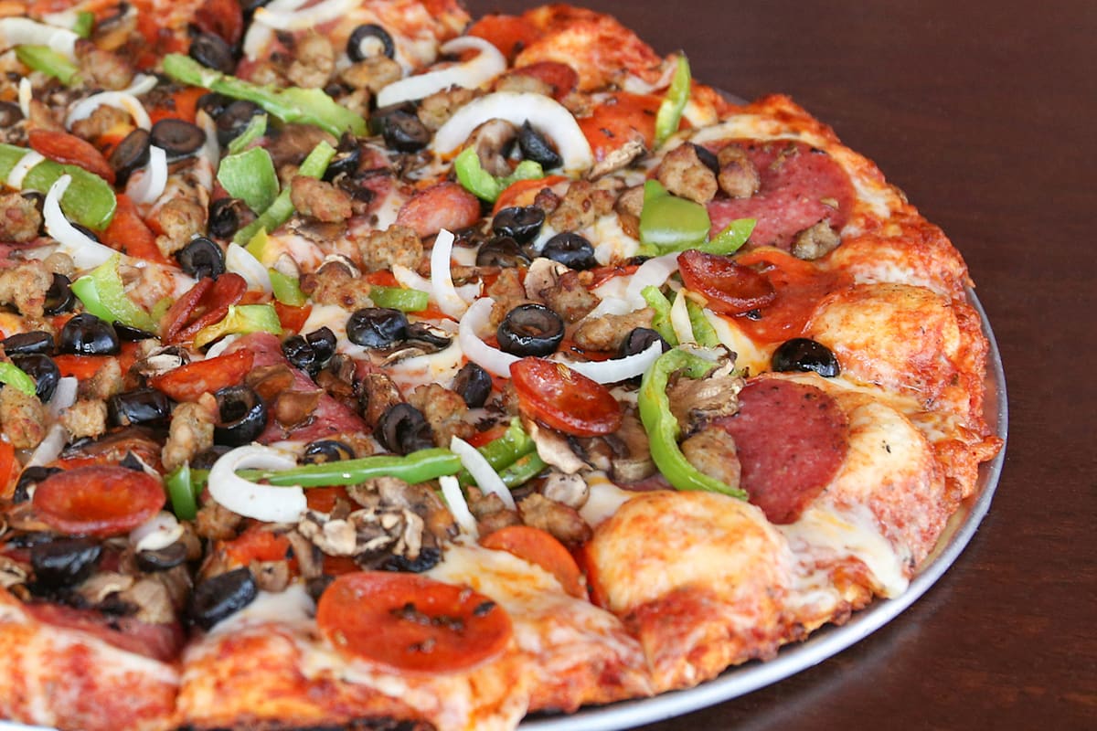 Round Table Pizza Delivery Menu | Order Online | 1175 Lincoln Ave San ...