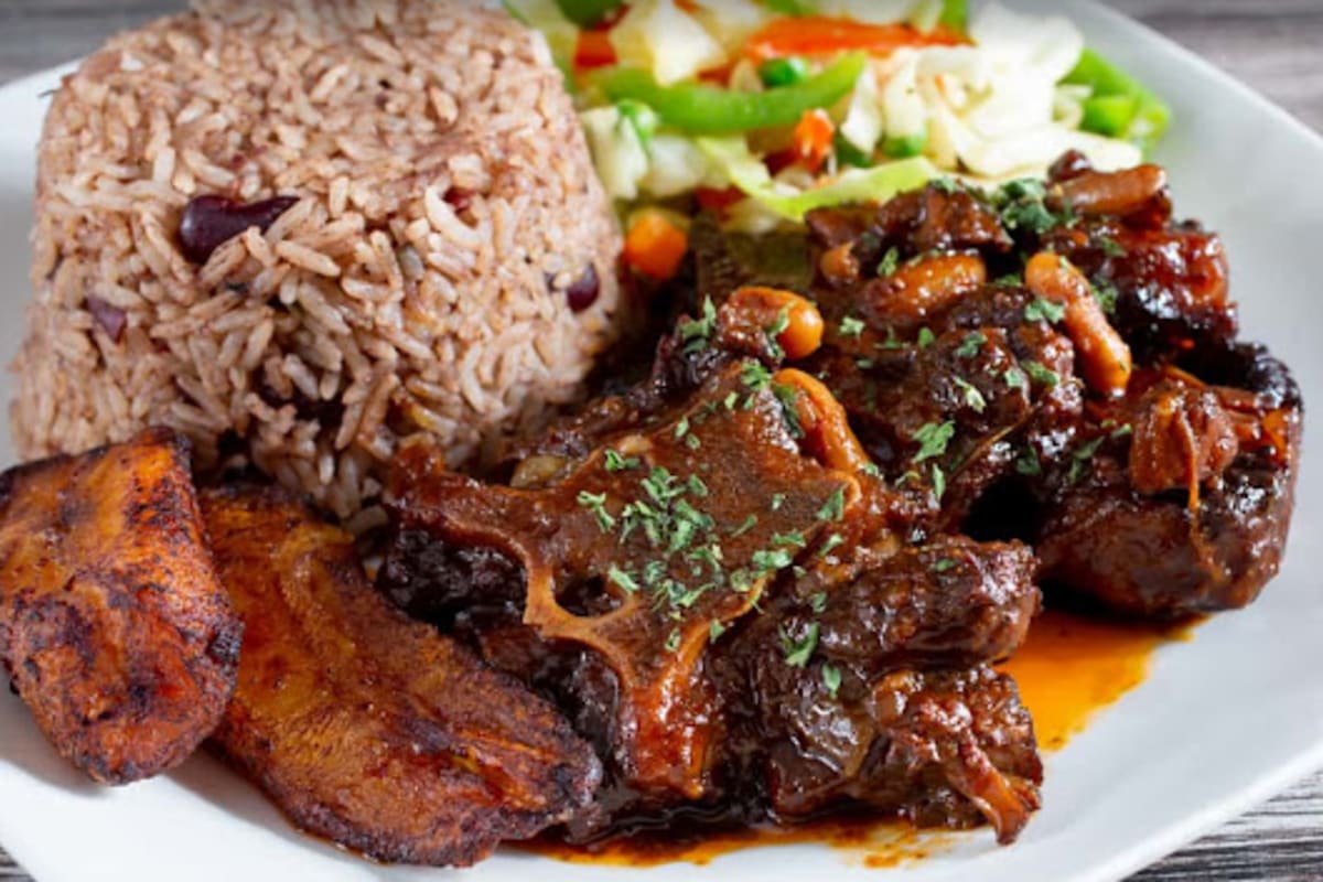 Pattie Palace Caribbean Soul Food Delivery Menu | Order Online | 47 N ...