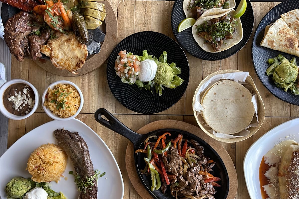 Calacas Bar & Grill - Kissimmee, FL Restaurant | Menu + Delivery | Seamless