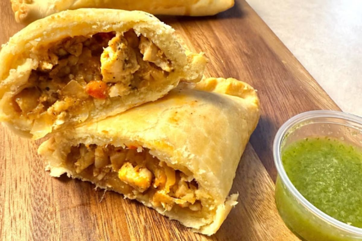 La Casa de la Empanada Delivery Menu | Order Online | 668 E Union ...