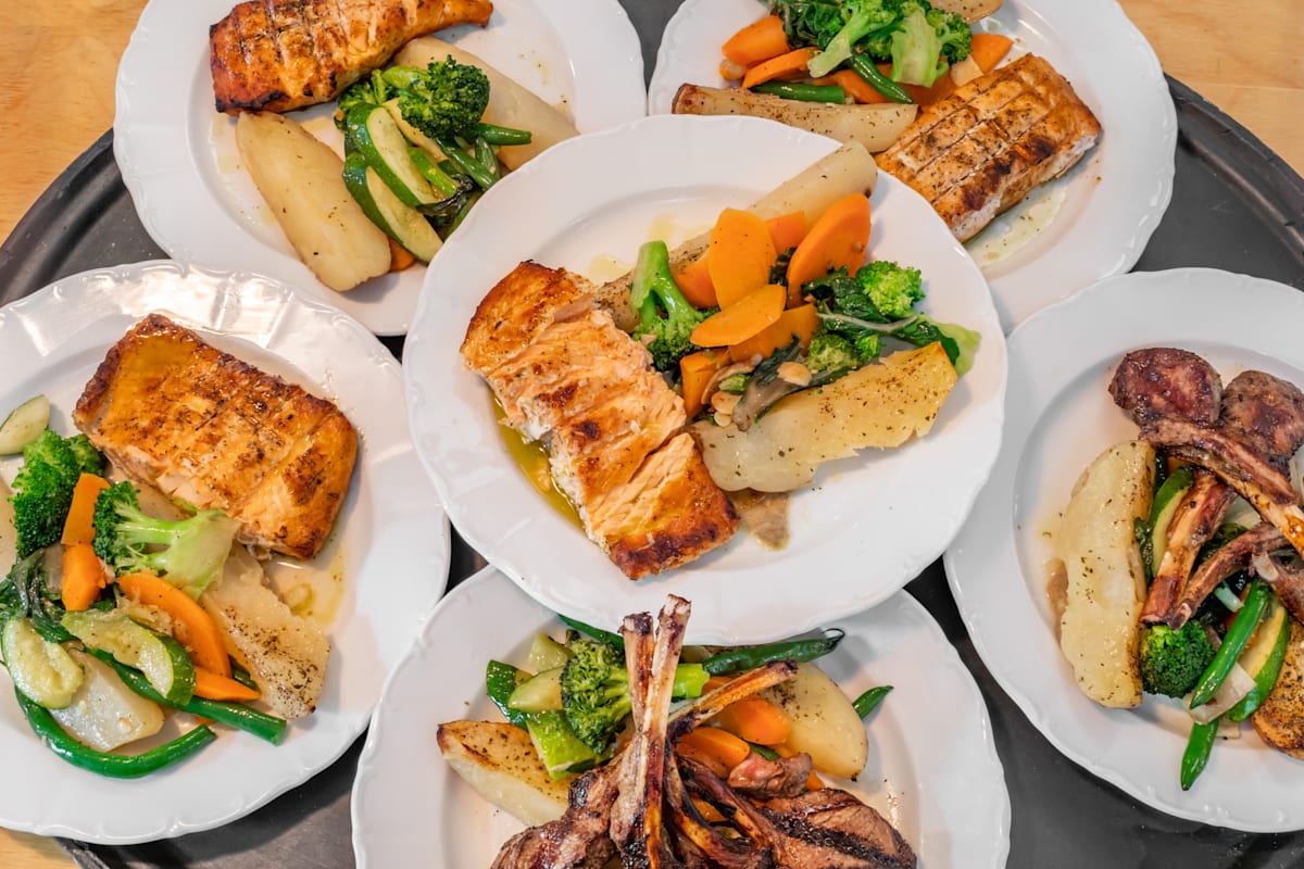 Yiasou Estiatorio Delivery Menu | Order Online | 2003 Emmons Ave ...