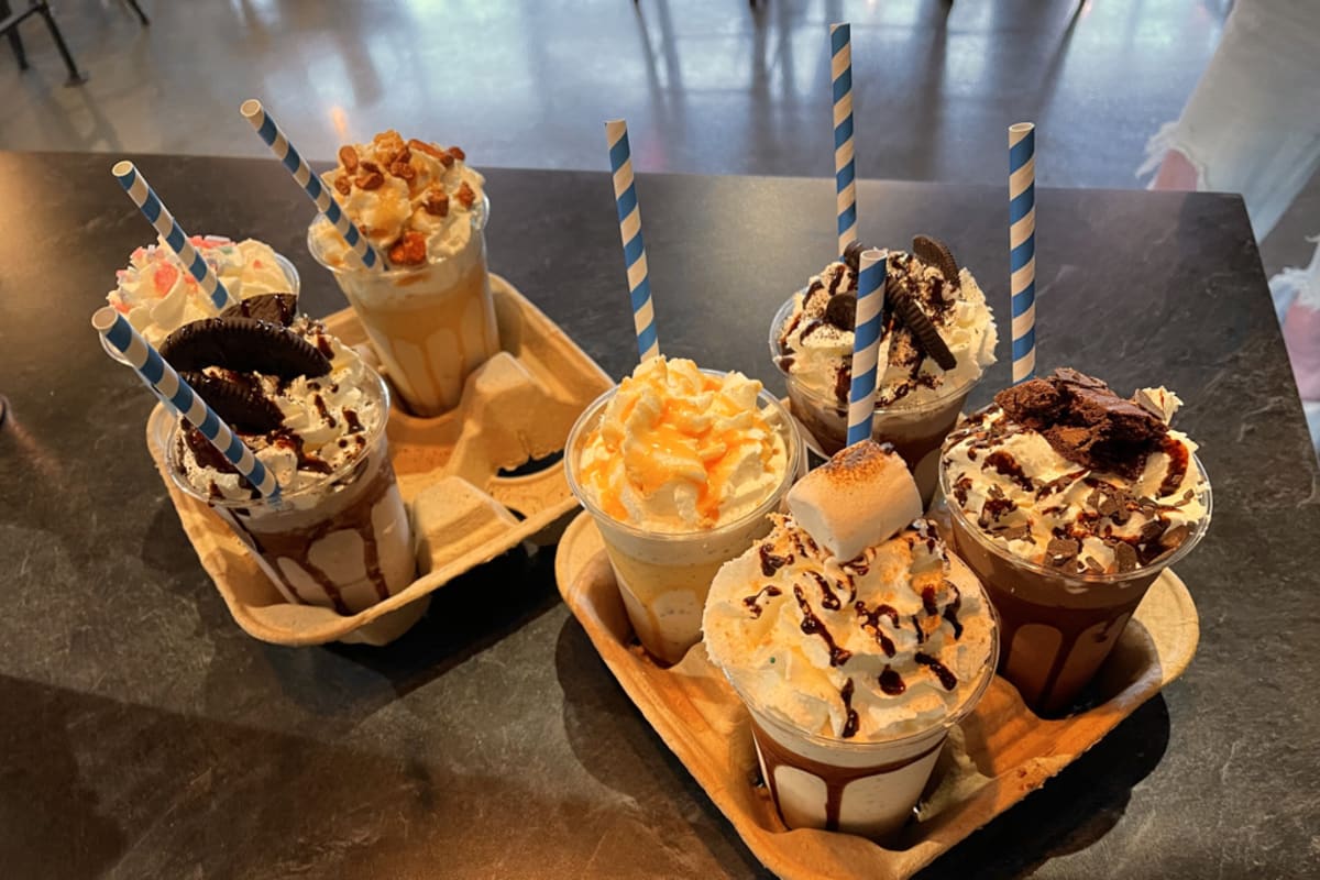 Shake No Eight - Columbus, OH Restaurant | Menu + Delivery | Seamless