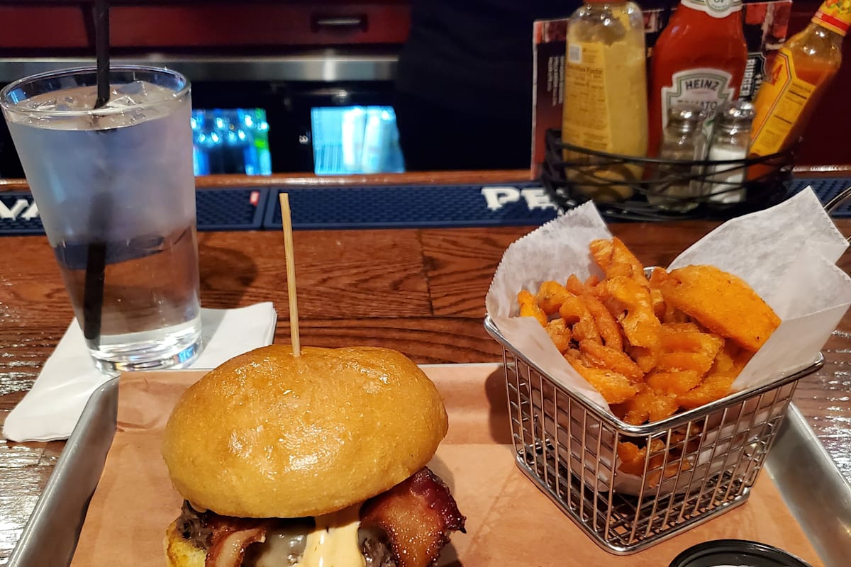 Prime Burger Bar - Commack, NY Restaurant | Menu + Delivery | Seamless