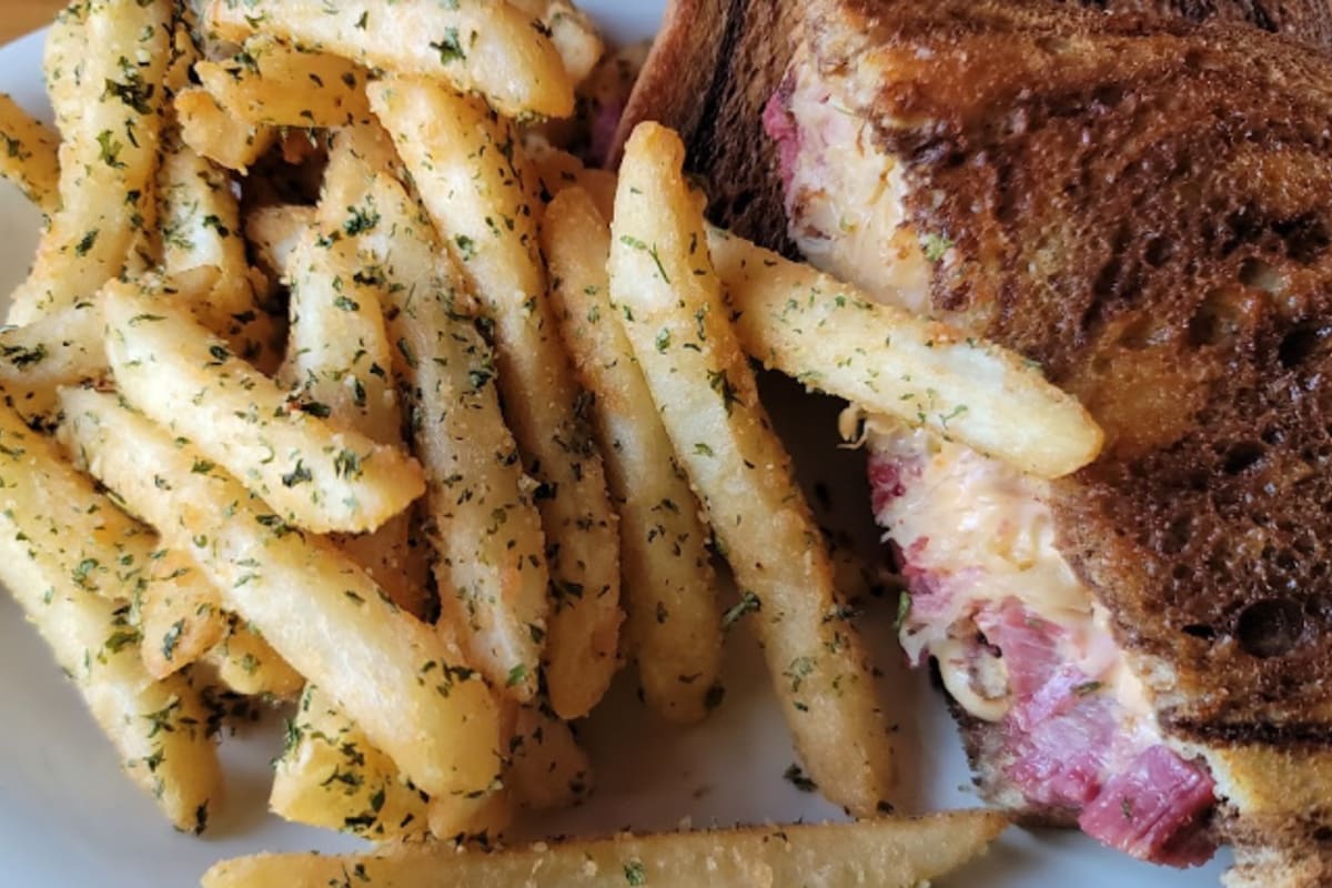 Crescent Moon - Omaha, NE Restaurant | Menu + Delivery | Seamless