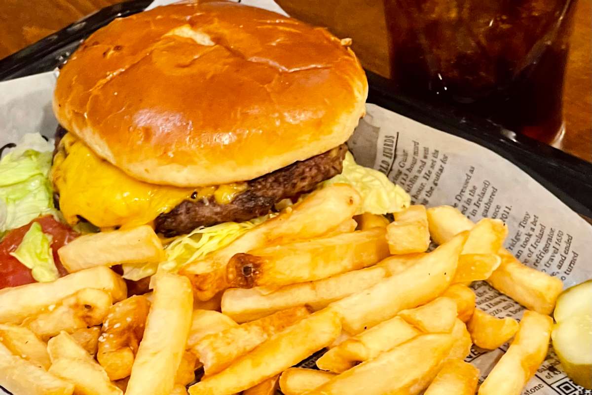 Claddagh Restaurant & Pub Delivery Menu | Order Online | 130 E Parris ...