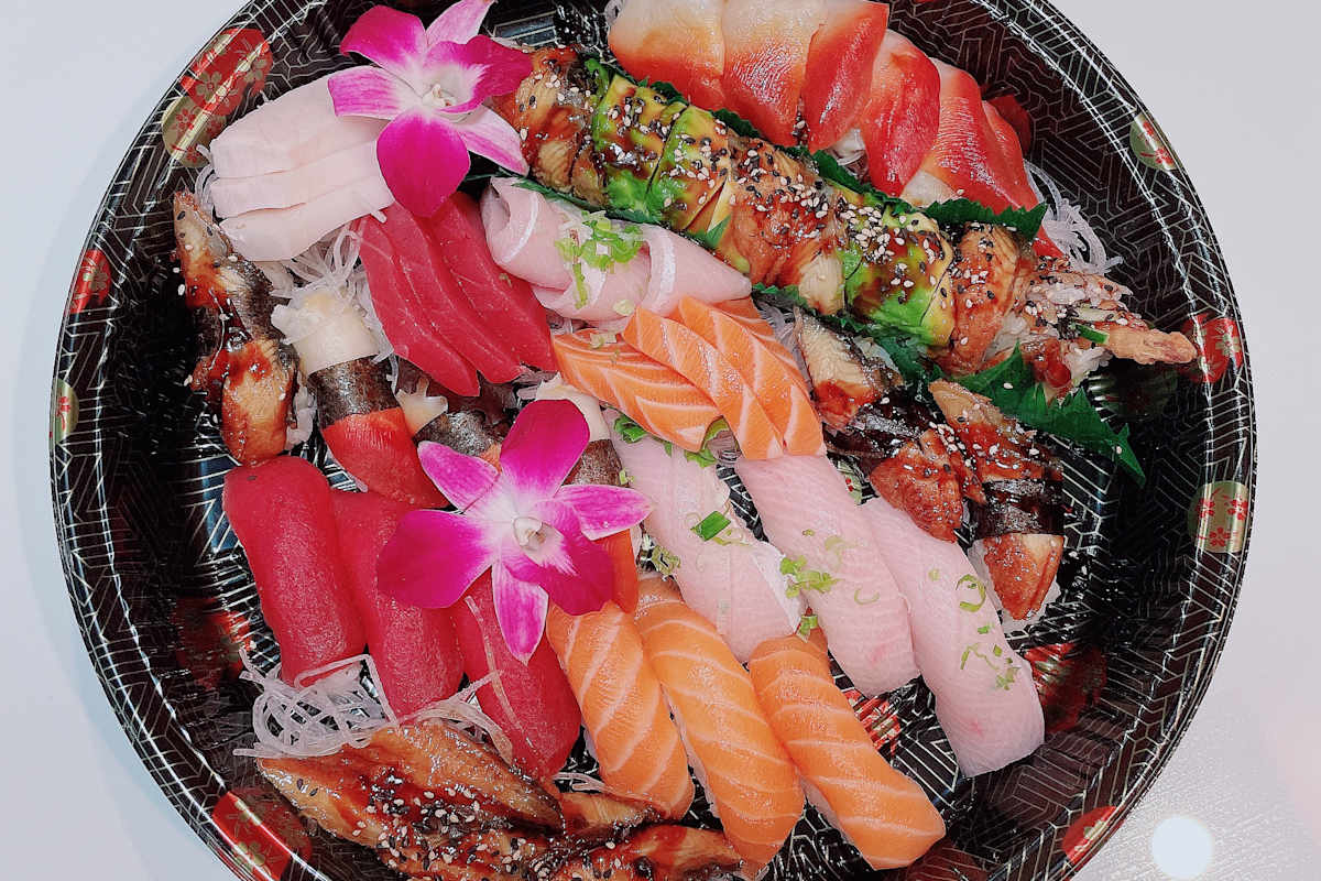Mira Sushi - Chicago, IL Restaurant | Menu + Delivery | Seamless