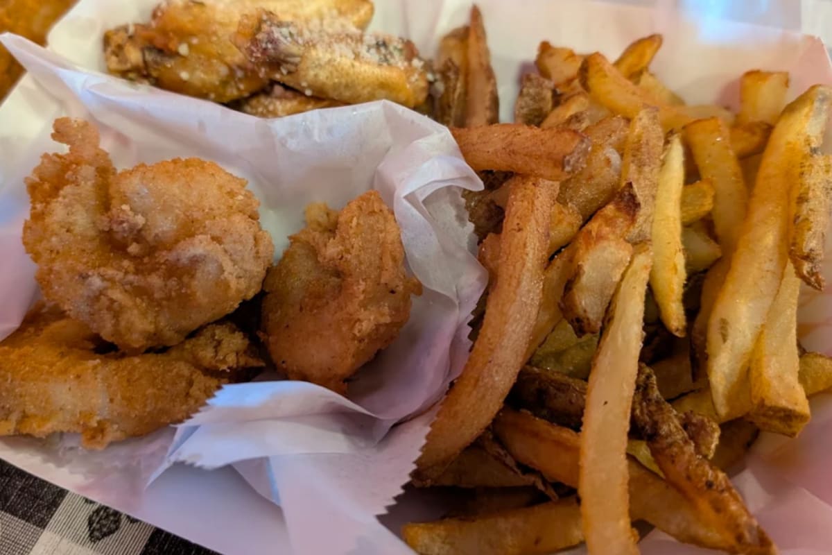 Shwings Two - Stone Park, IL Restaurant | Menu + Delivery | Seamless