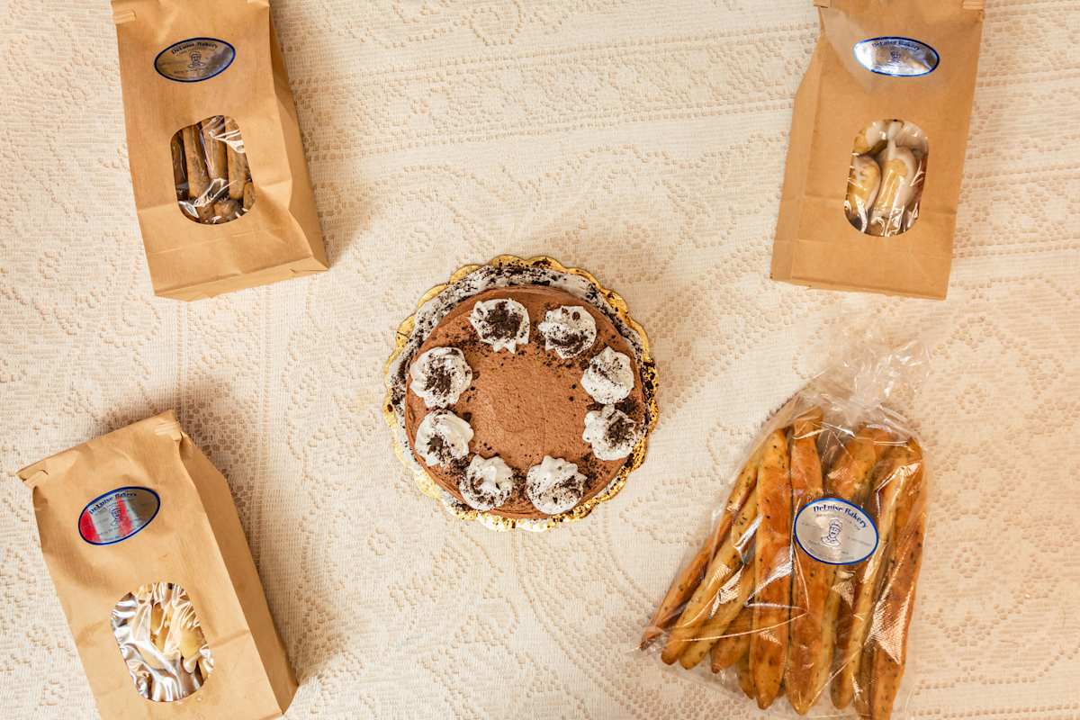 DeLuise Bakery - Cranston, RI Restaurant | Menu + Delivery | Seamless