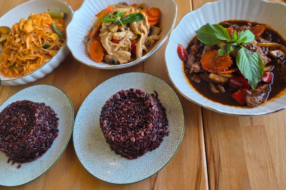 UDee Thai Bistro Delivery Menu | Order Online | 1012 Old Country Road ...