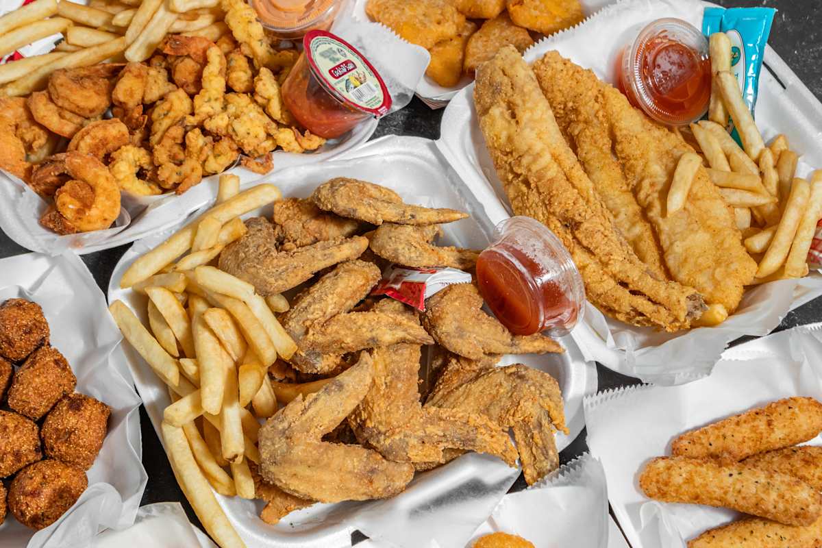 Snappers Fish and Chicken Delivery Menu | Order Online | 4098 N Andrews ...