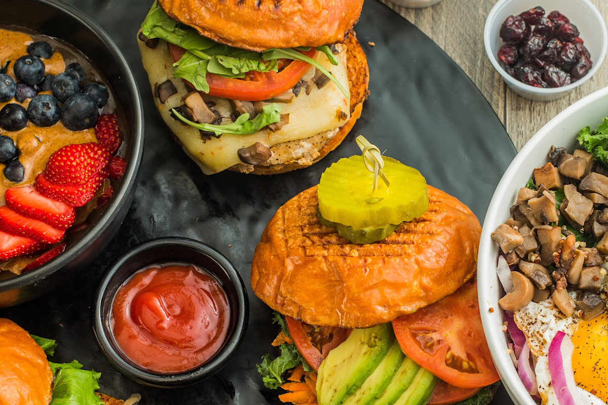 Green Blend / Balanced Food Delivery Menu | Order Online | 387 8th Ave ...
