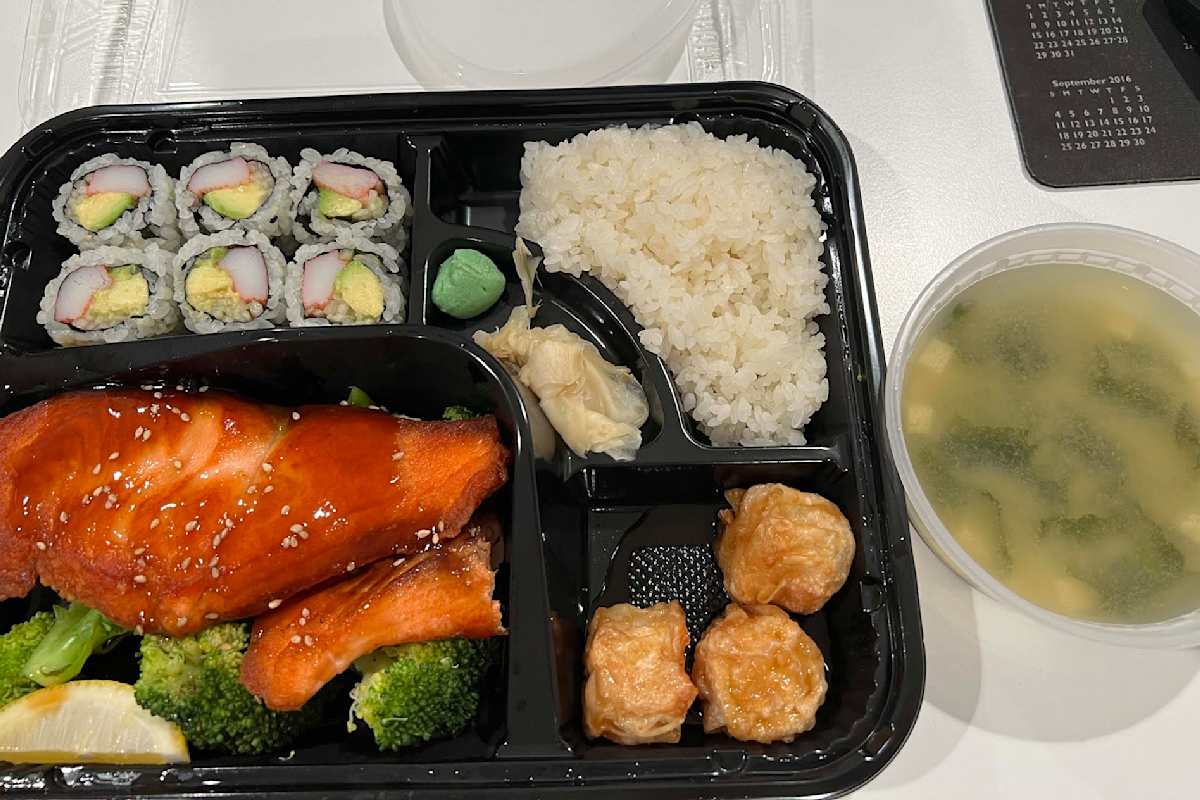 Saka Sushi and Asian Cuisine - Jamaica, NY Restaurant | Menu + Delivery ...