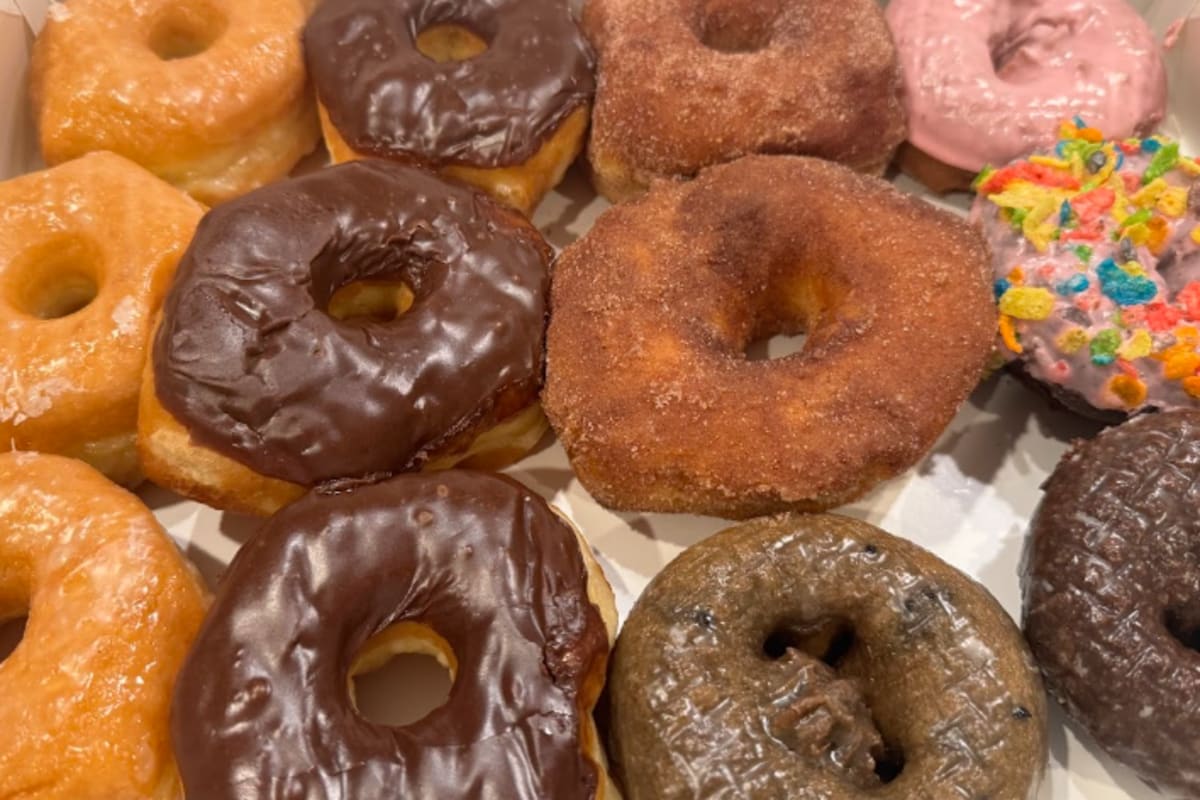 Yummy Donut Palace Delivery Menu | Order Online | 1531 NE Douglas St ...