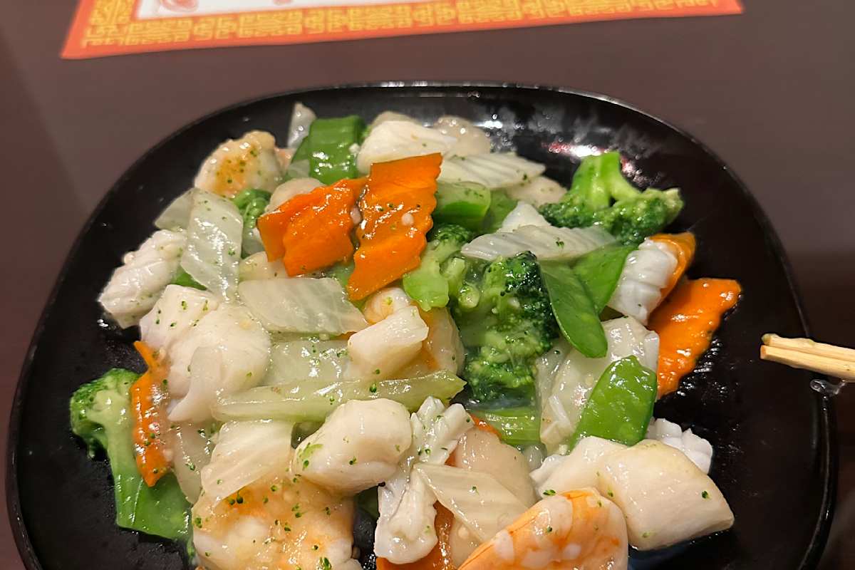 Chin's Kitchen Delivery Menu | Order Online | 800 N Easton Rd #8 ...
