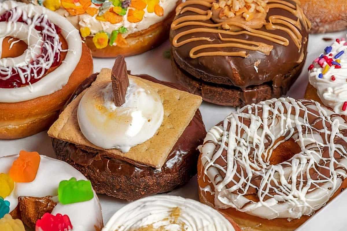 Kh Donuts Fantasy - Fresno, CA Restaurant | Menu + Delivery | Seamless