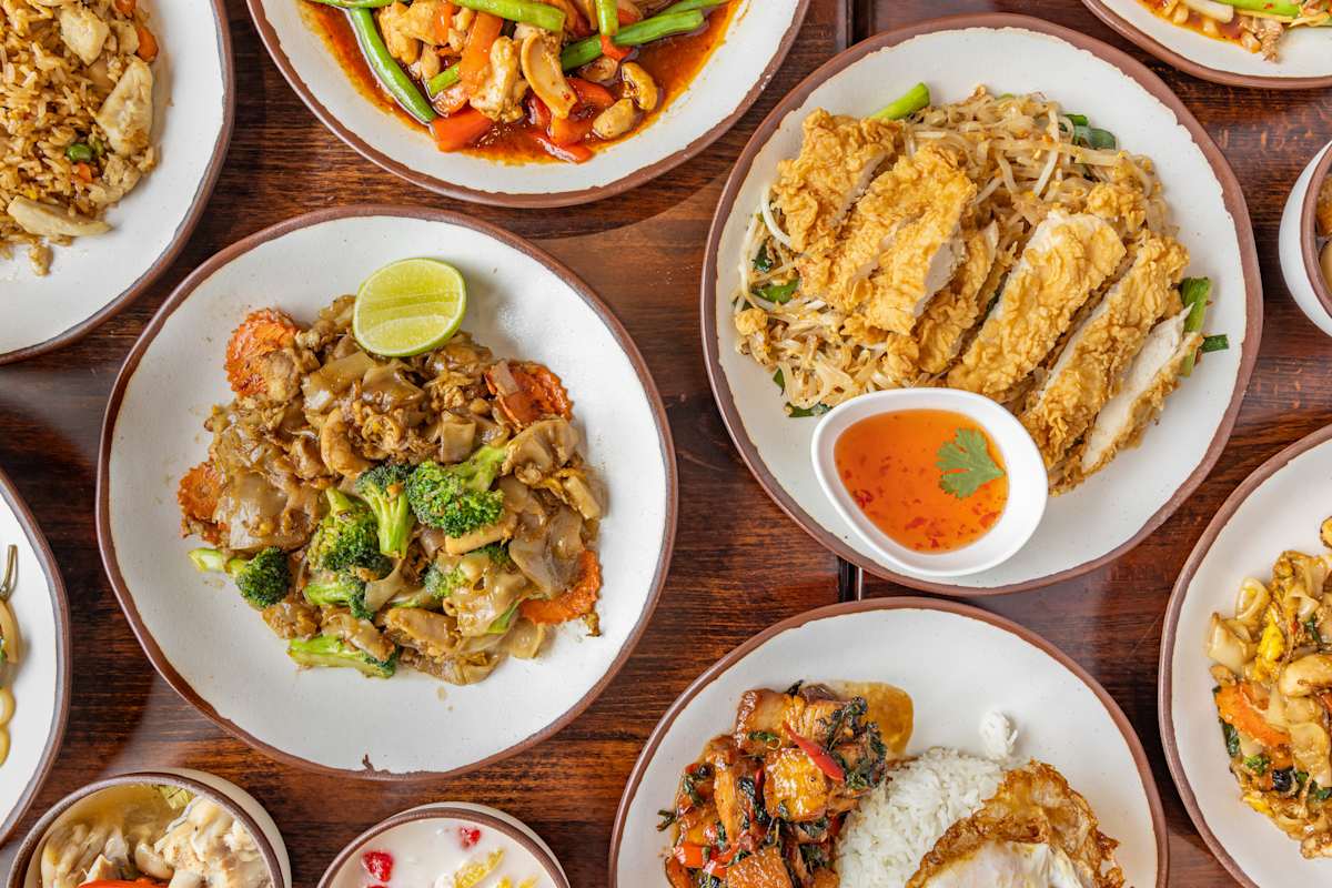 Nakhon Thai Halal - Boston, MA Restaurant | Menu + Delivery | Seamless