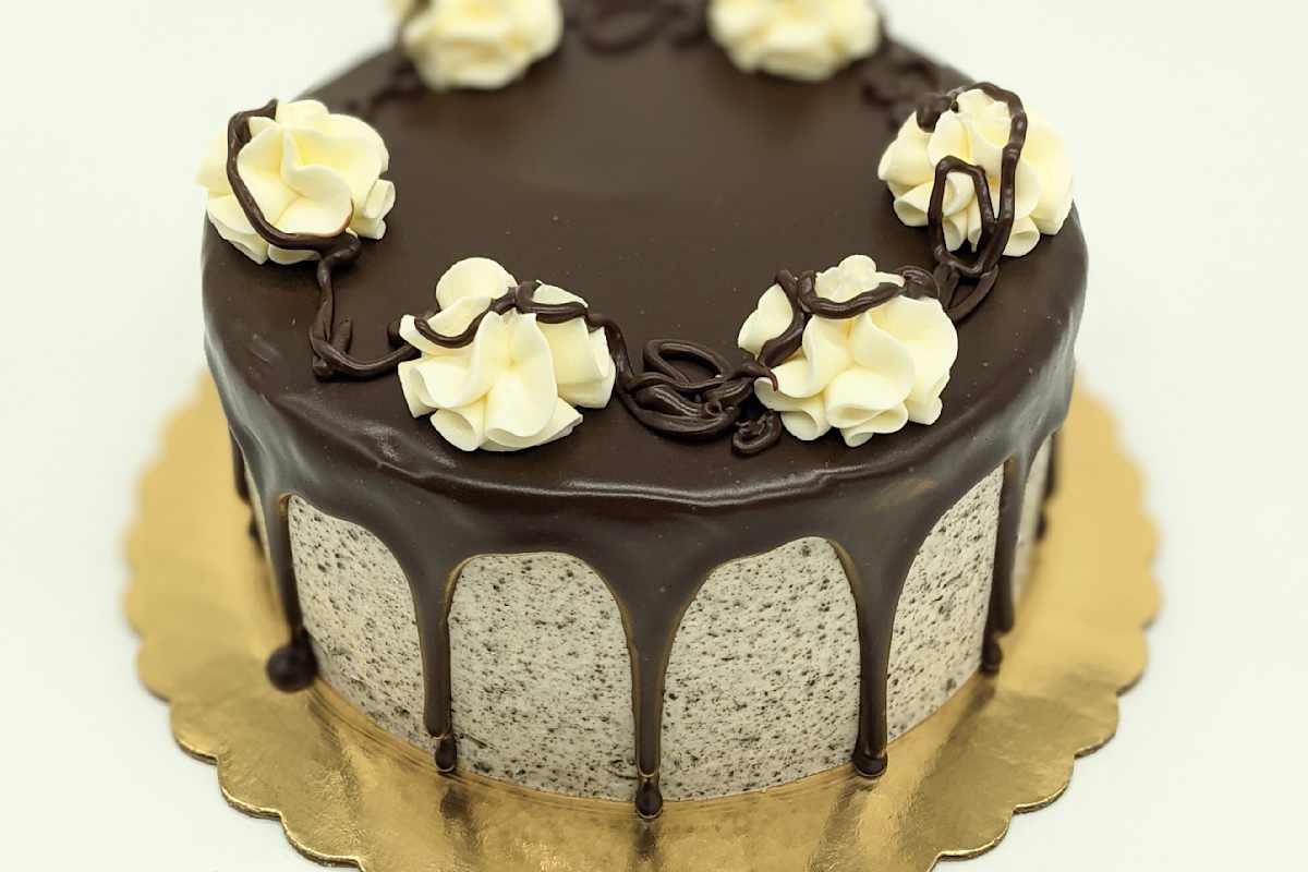 Fat Cupcake Delivery Menu | Order Online | 8730 SE Woodstock Blvd ...