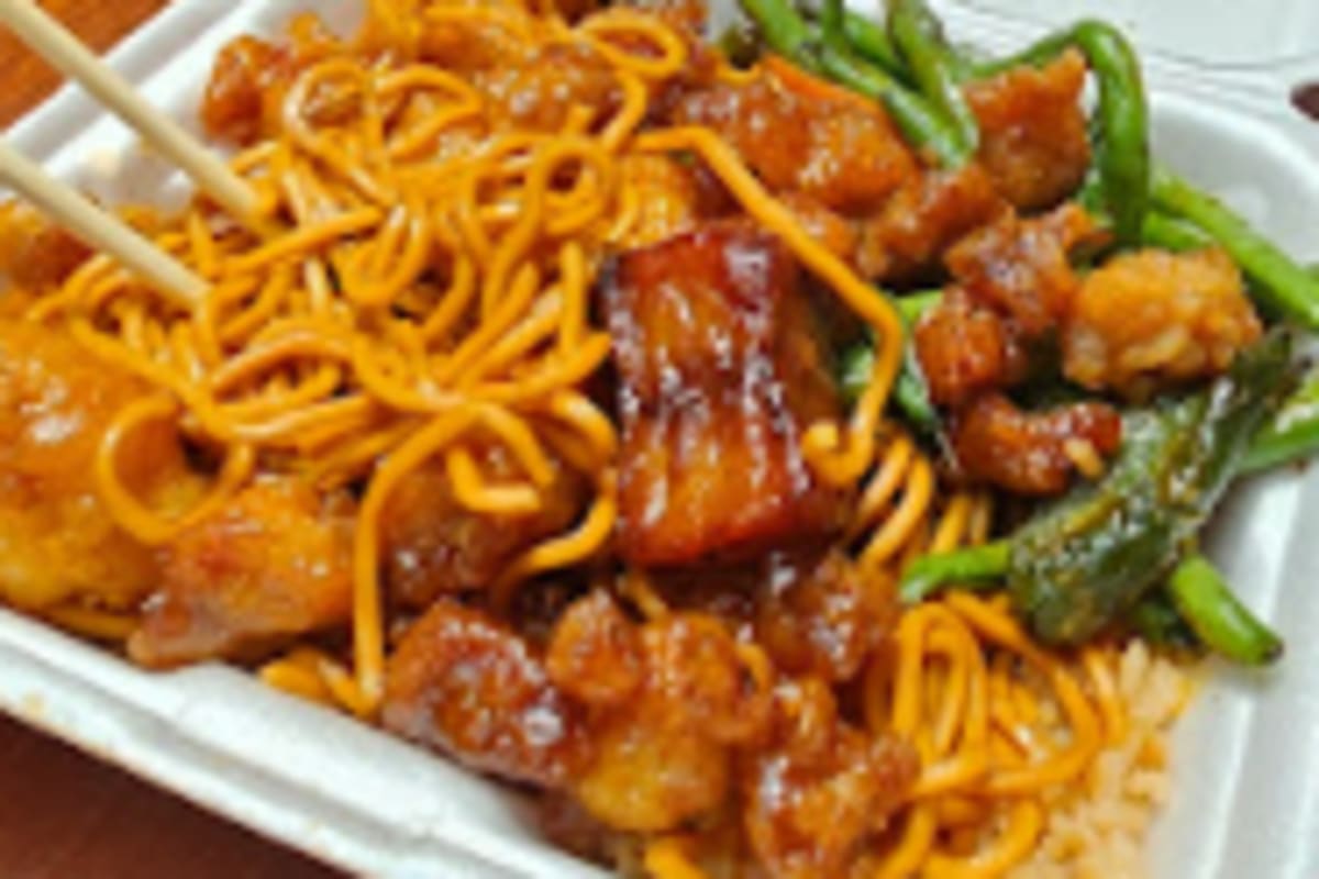 Ruby Thai Kitchen Delivery Menu | Order Online | 1500 S Willow St ...