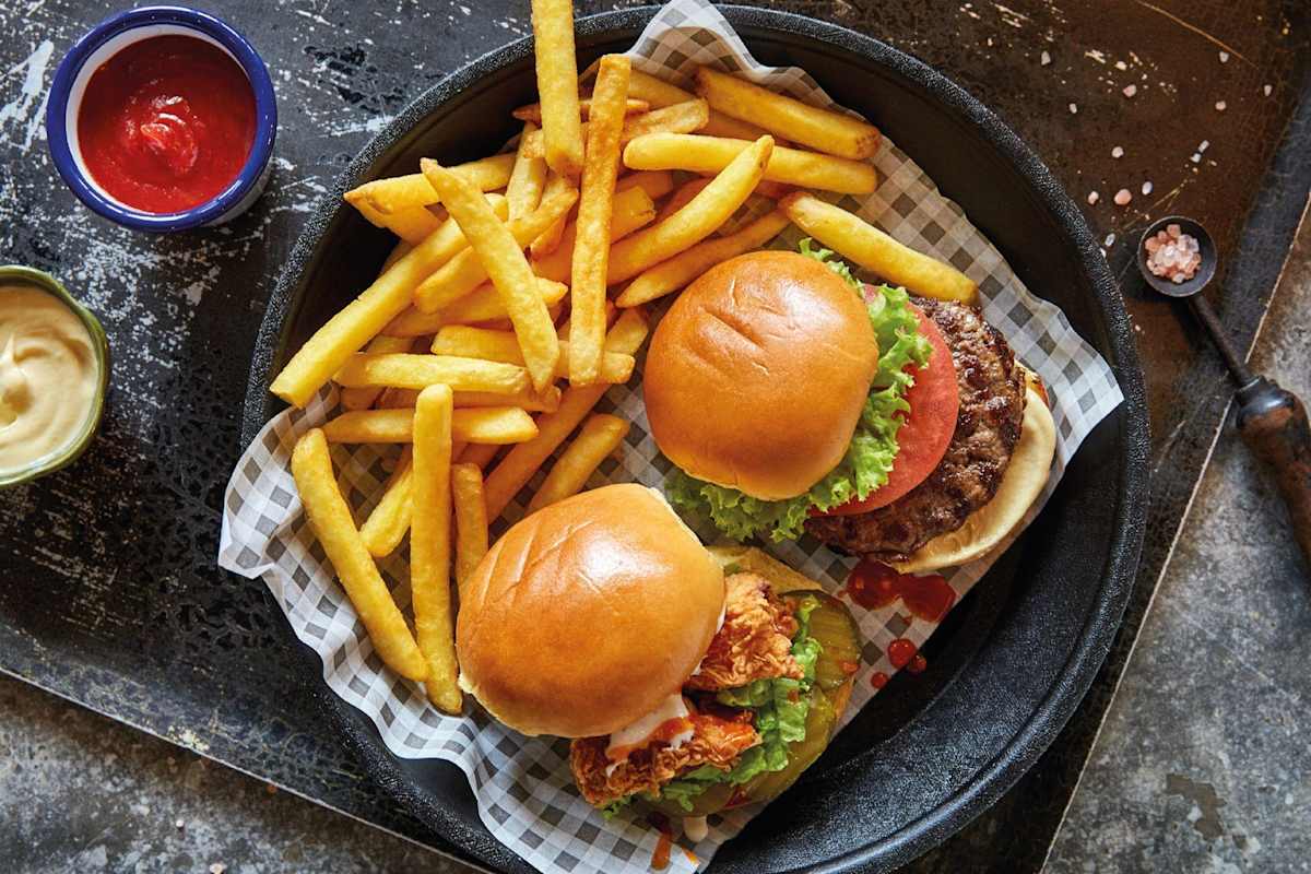 BUN & BEYOND BURGER - Cedar Park, TX Restaurant | Menu + Delivery ...