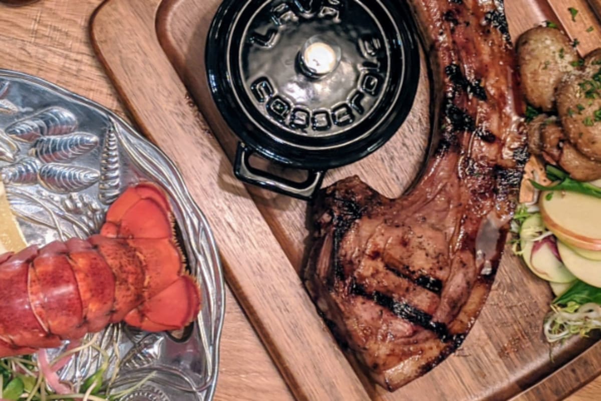 The Dearborn - Chicago, IL Restaurant | Menu + Delivery | Seamless