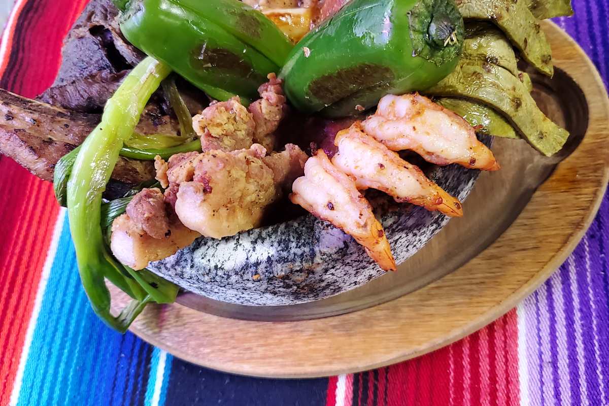 Tres Banderas Restaurant - Brooklyn, NY Restaurant | Menu + Delivery ...