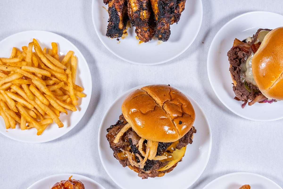 Muncheese 402 Eatery - Council Bluffs, IA Restaurant | Menu + Delivery ...