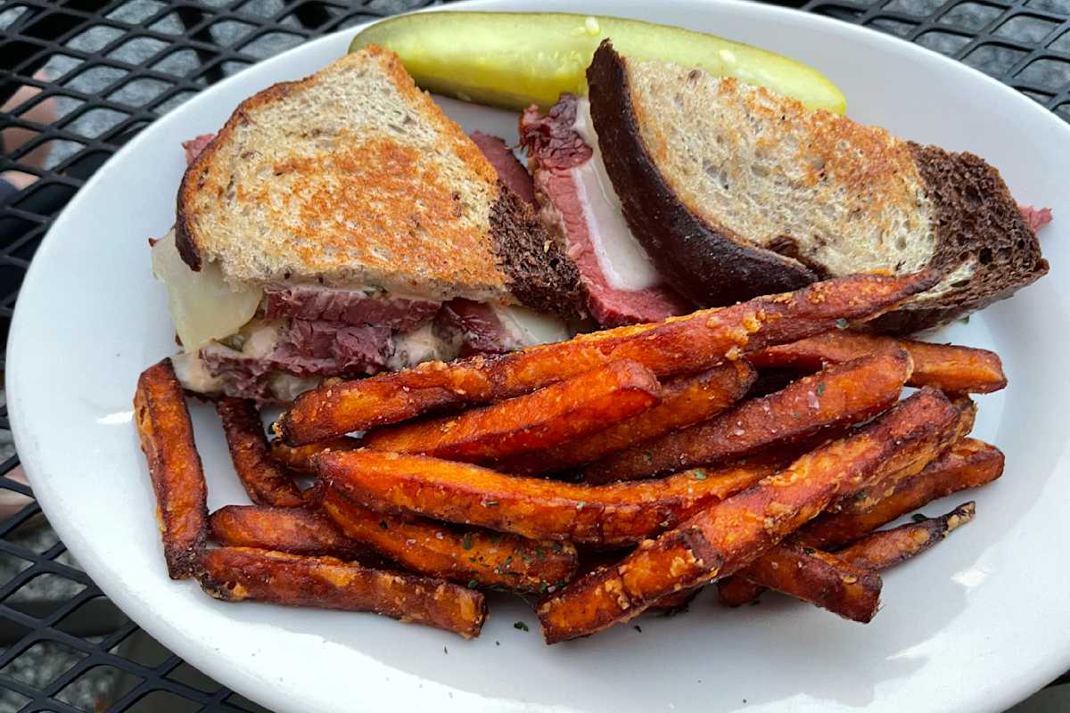 McBride's Irish Pub - Providence, RI Restaurant | Menu + Delivery ...