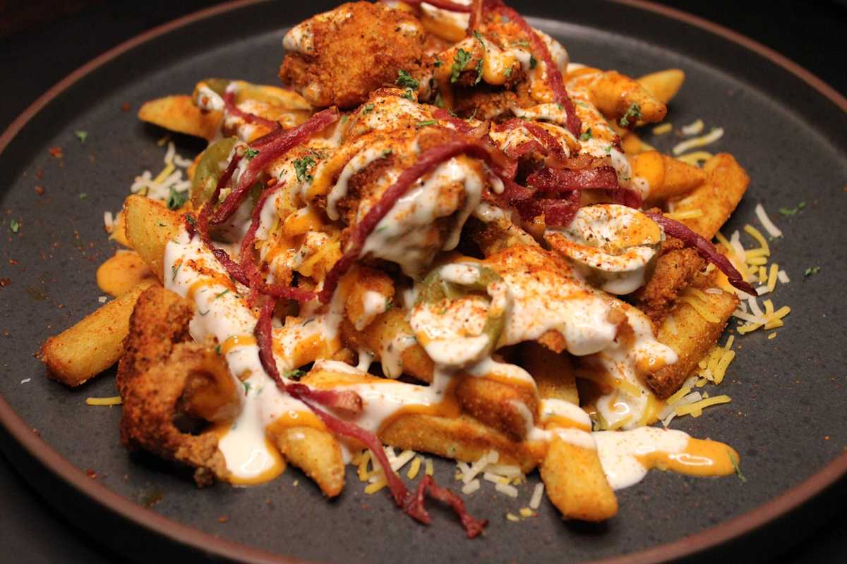 Cluck'N Wings Delivery Menu | Order Online | 2114 W Lawrence Ave ...
