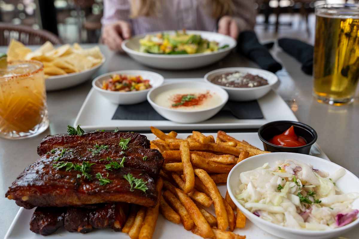 Palm & Paddle Grille - Springfield, MO Restaurant | Menu + Delivery ...